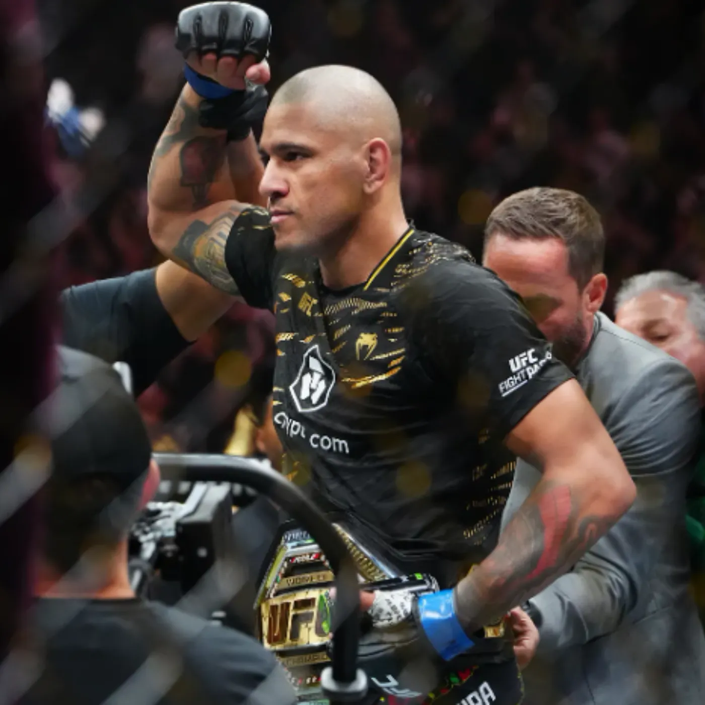 “The Heavyweight Throne Just Got Hijacked…” — Alex Pereira shocks the ...